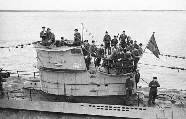 WW2 WWII PHOTO German Submarine U-552 Returns U-Boat World War Two 7335 ...