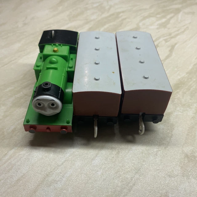 TRACKMASTER THOMAS AND friends Rare Oliver 11 GWR Engine And 2 ...