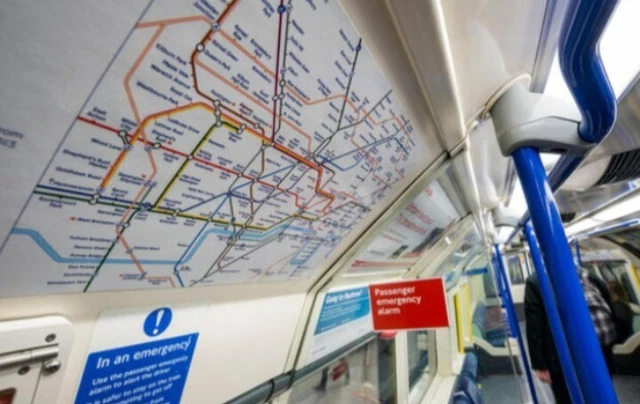 LARGE CENTRAL LONDON Underground Tube Rail Interior Passenger Carriage ...