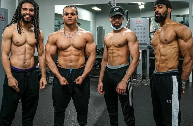 SHIRTLESS MALE BEEFCAKE Muscular Body Builder Guy Gym Muscle Men PHOTO ...