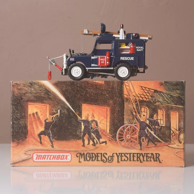 MATCHBOX YESTERYEAR COLLECTIBLE YYM35188 Fire Engine 1952 Land Rover ...