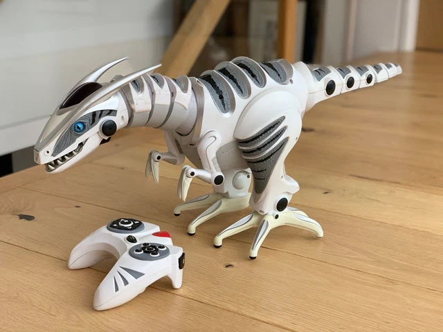 CLASSIC ROBORAPTOR BY WOWWEE Remote Controlled Dinosaur £45.00 ...
