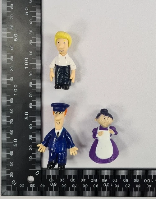 POSTMAN PAT VARIOUS Mini Figures - 7 Figures of Various Size Plus PAT 5 ...