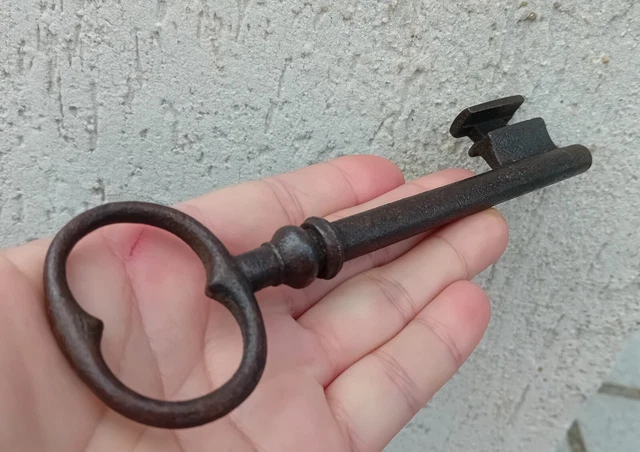 GRANDE CLEF CLÉ ancienne /Old key - 16 cm en fer forgé,19e siècle ou ...