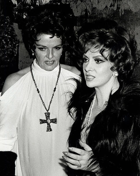 ACTRESSES JANE RUSSELL And Gina Lollobrigida 1970 OLD PHOTO $9.00 ...