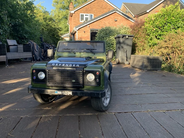 LAND ROVER DEFENDER 110 Electric Ride-On Truck for Kids £145.26 ...
