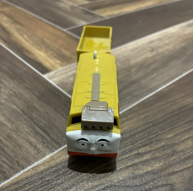 THOMAS THE TANK Engine and Friends - Trackmaster - Diesel 10 & Carriage ...