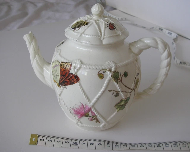 WEDGWOOD MAJOLICA very rare ROPE TRELLIS WITH INSECTS TEAPOT Mortlock ...
