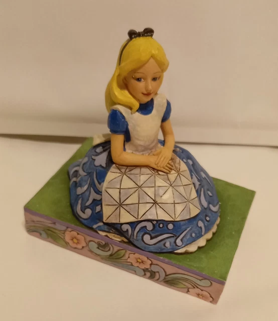DISNEY SHOWCASE COLLECTION Alice In Wonderland Awaiting An Adventure ...