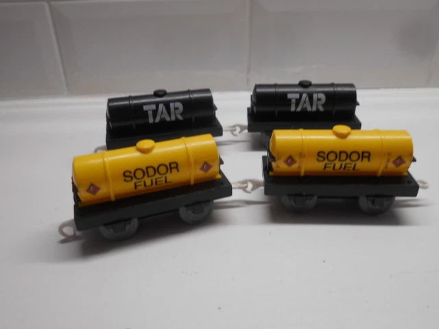 TOMY TRACKMASTER THOMAS the tank engine sodor fuel & tar tankers £7.99 ...