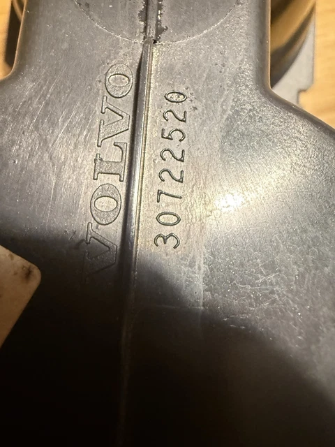 30722520 VOLVO C30 S40 V50 04-07 PRE FACELIFT Centre Console Cup Holder ...