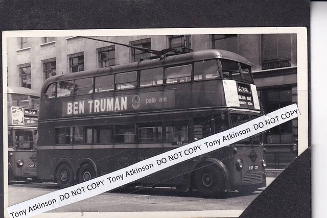 LONDON TRANSPORT - C1 Type Trolley Bus No. 137 On Route 639 - Photo ...