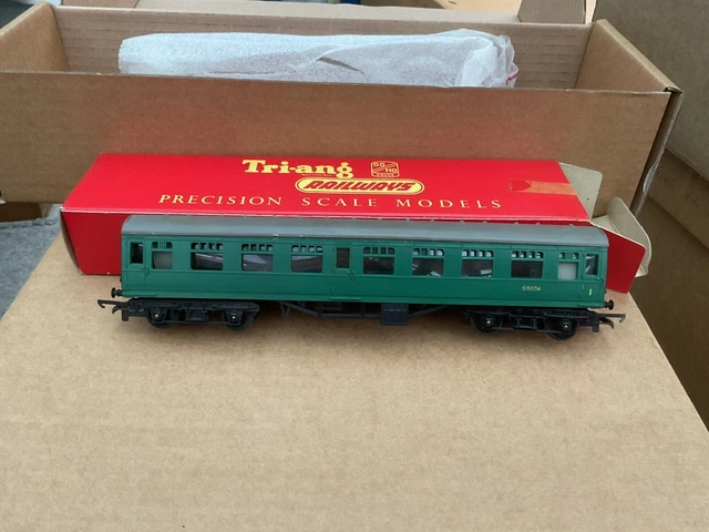 TRIANG R221, SR Main Line Composite Coach, Boxed £18.00 - PicClick UK