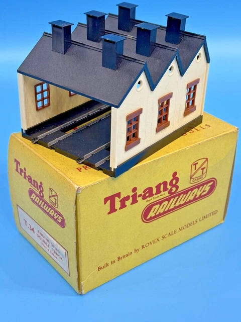 TRIANG 'TT' GAUGE T34 Double Track Engine Shed Type B Track Building ...