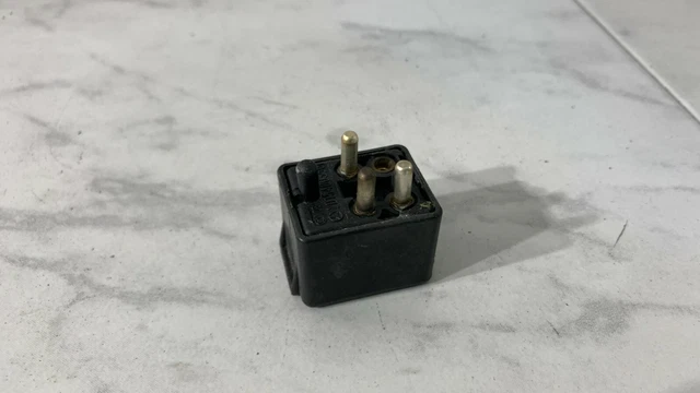 GENUINE MERCEDES BENZ W201 W124 relay fuse box Fusebox A2015400350 de £ ...