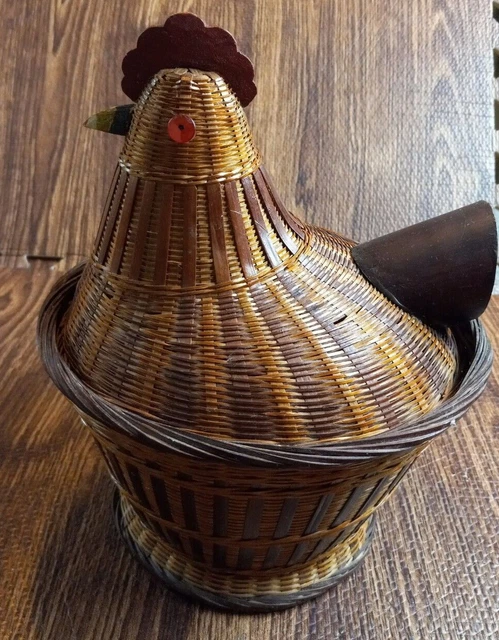 VINTAGE RATTAN WICKER Chicken Hen Rooster Basket Wood Beak Farmhouse £ ...