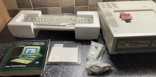 AMSTRAD PC1640 NEW In Box Never Used No Monitor £250.00 - PicClick UK