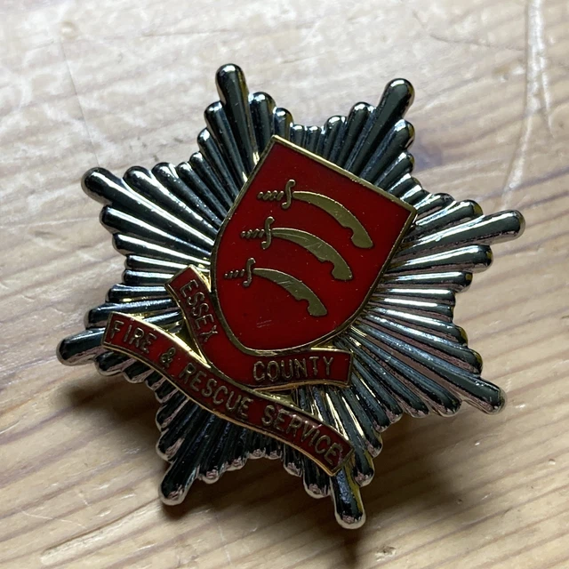 VINTAGE ESSEX COUNTY Fire & Rescue Service Fire Brigade Cap Badge £6.99 ...