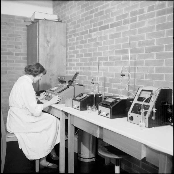 NEW SWISS RED Cross laboratory building for blood donation Ber- 1955 ...