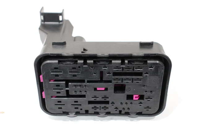 VW PASSAT CC 3C B7 Main Relay 40 Pin Fuse Box Connector Plug New ...