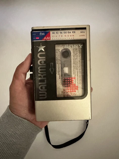 VINTAGE SONY WM-F8 Walkman FM/AM Cassette Player **WORKS BUT WITH ...