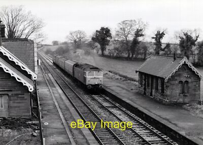 PHOTO RAILWAY 6X4 Class 47 47562 passes through Cumwhinton Station 29 ...
