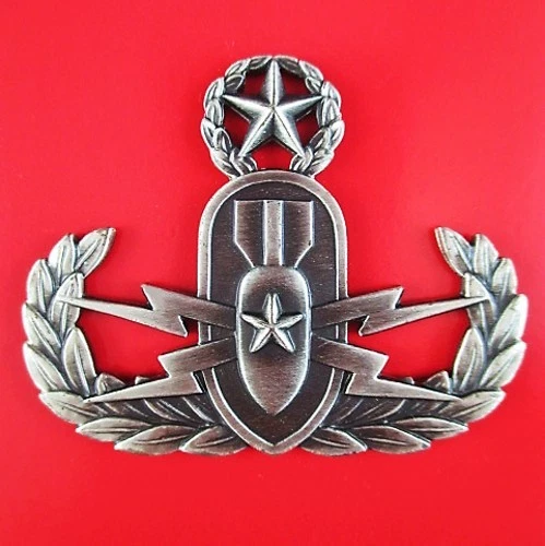 U.S. ARMY MASTER Explosive Ordnance Disposal Eod Badge Medal Genuine ...