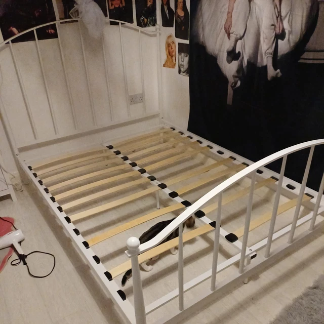 WHITE METAL DOUBLE Bed Frame £83.90 - PicClick UK