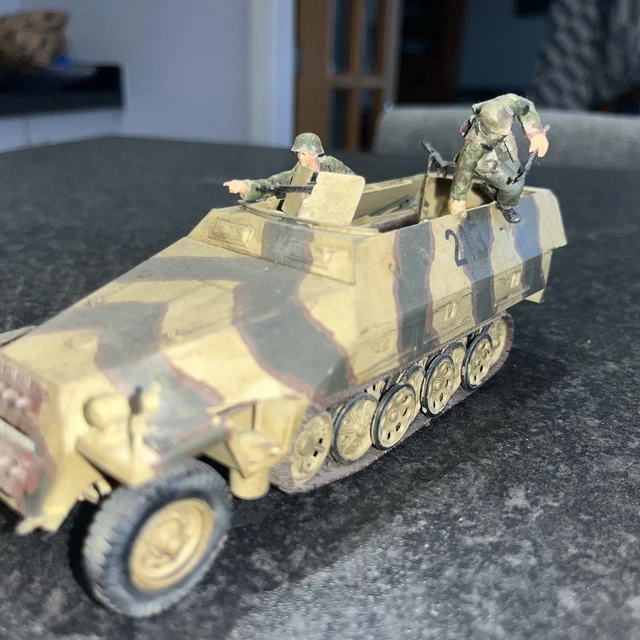 TAMIYA 35195 GERMAN Mtl. SPW Sd.Kfz. 251/1 Ausf.D Half Track 1:35 built ...