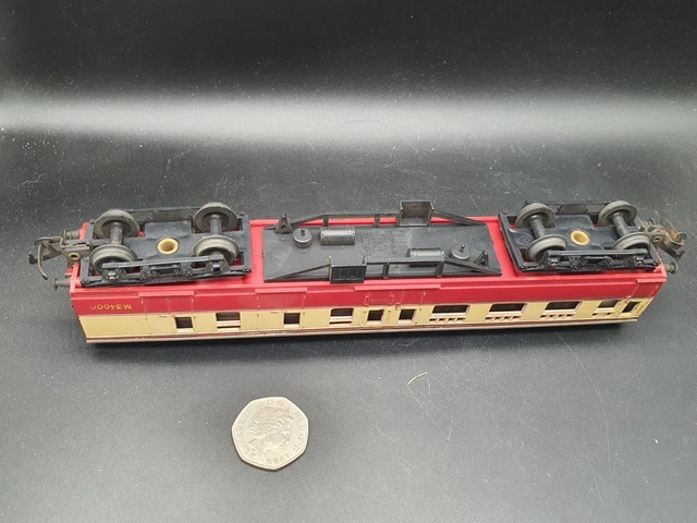 TRIANG RAILWAYS OO Gauge LMS passenger Carriage M34000 - Cream and Red ...