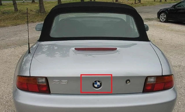 BMW Z3 EMBLEMA-STEMMA-LOGO nuovo per cofano posteriore 95/99 EUR 15,00 ...