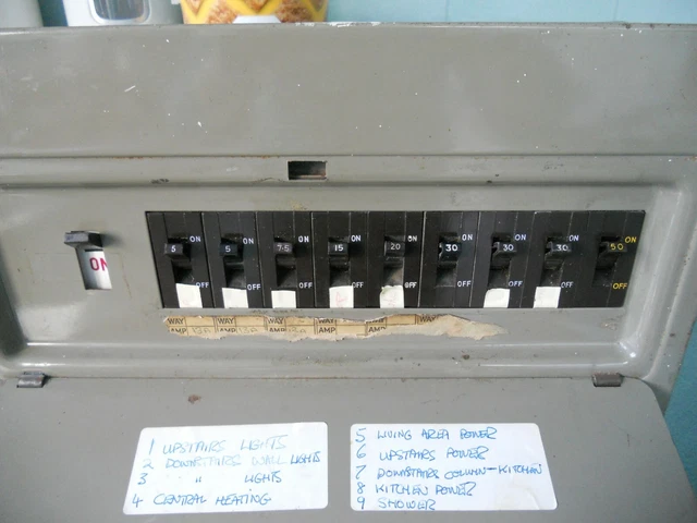 VINTAGE CRABTREE ELECTRIC Consumer Unit / Fuse B0X + 9 Bakelite Circuit ...