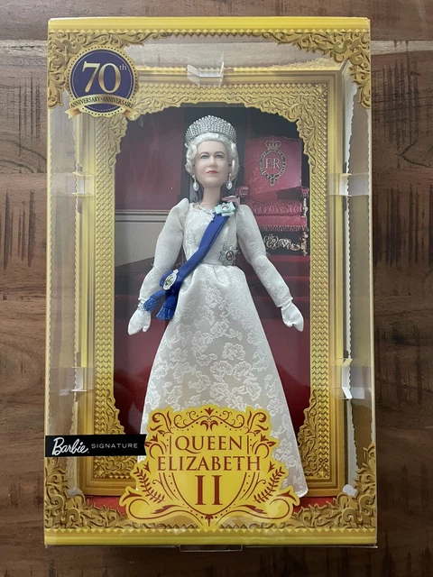 BARBIE SIGNATURE QUEEN Elizabeth II 70th Anniversary Doll NRFB EUR 699 ...