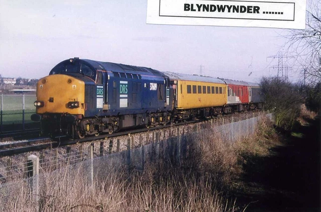 DIESEL RAILWAY PHOTOGRAPH CLASS 37 No 37609 AT GRAYFORD DRS LIVERY £0. ...