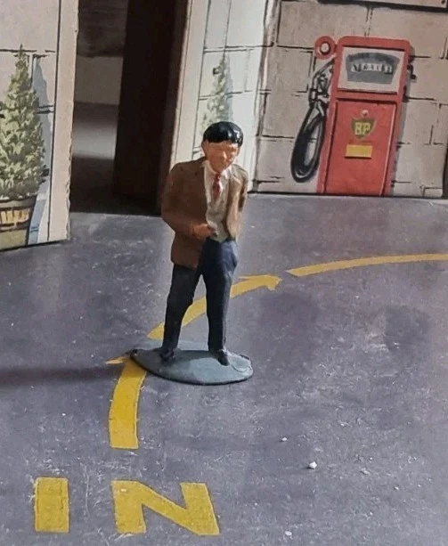 SPOT-ON TRIANG PEDESTRIAN figure from blister pack set of 3 £7.99 ...