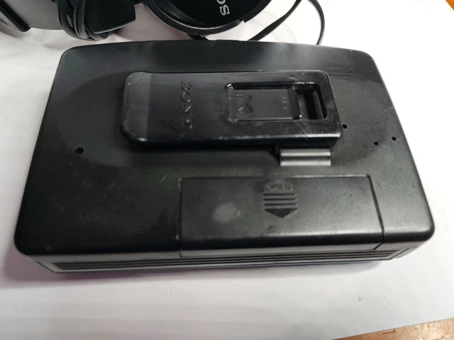 SONY WALKMAN 🎼WM-FX10 Green With Headphones 🎼FOR PARTS $50.00 - PicClick AU