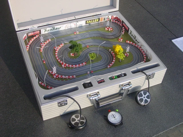 FALLER GO-KARTBAHN IM Aktenkoffer inklusive 5 Autos EUR 452,00 ...