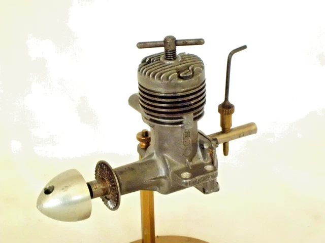 VINTAGE, ED &BEE& MkII, 1cc AERO DIESEL ENGINE, IN VERY NICE CONDITION ...
