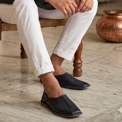 MEN SHOES JUTTIES Handmade Leather Brown Boat Shoes Indian Mojari Flat ...