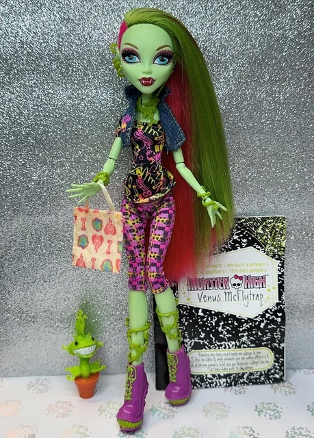 MONSTER HIGH FIRST Wave Venus Mcflytrap Doll COMPLETE W/ Chewlian Pet ...