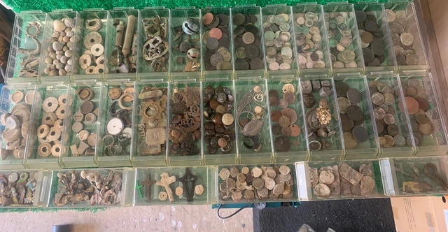 METAL DETECTING FINDS with Storage Case £55.00 - PicClick UK