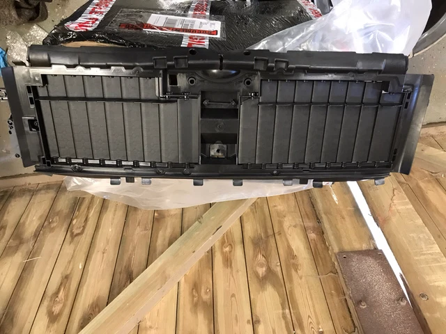 GENUINE MERCEDES RADIATOR Control Shutter W213 E CLass A2135002300 New ...