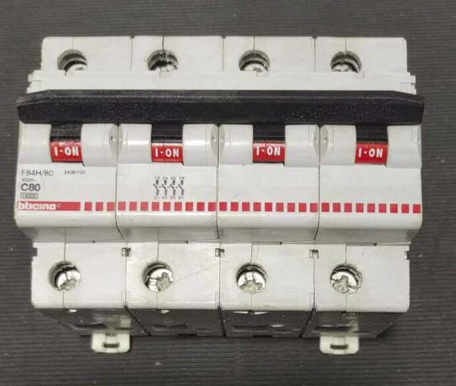 BTICINO F84H/80 INTERRUTTORE magnetotermico curva "C" 4P 80A 10kA 4 moduli EUR 82,90 - PicClick IT