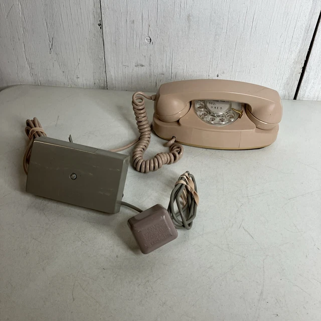 VINTAGE 1960 BELL System "The Princess Phone" Rotary Dial Telephone ...