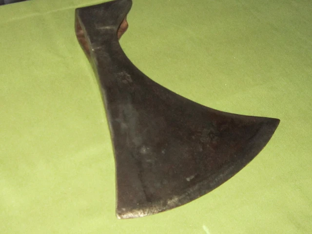 OUTIL ANCIEN, ESTAMPILLEE BRET 2,980 kilos hache acier forgé à la forge ...