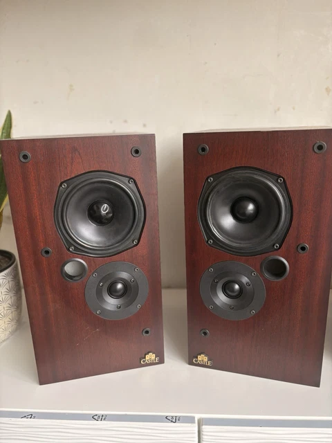 CASTLE DURHAM 900 Speakers with Speaker Cable. Fully working and good ...