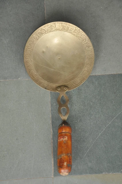 VINTAGE BRASS & Wooden Handcrafted Engraved Chapati Making Tool/Tawa ...