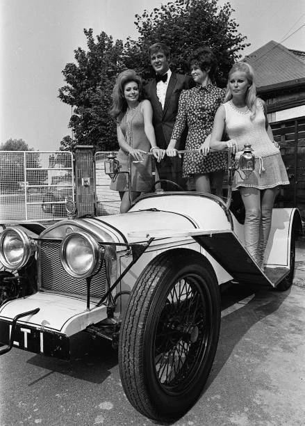 FILM CROSSPLOT WITH Roger Moore Veronica Carlson and Martha Hy- 1968 ...