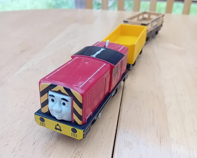 THOMAS THE TANK Engine Trackmaster Salty & Trucks Motorised battery ...