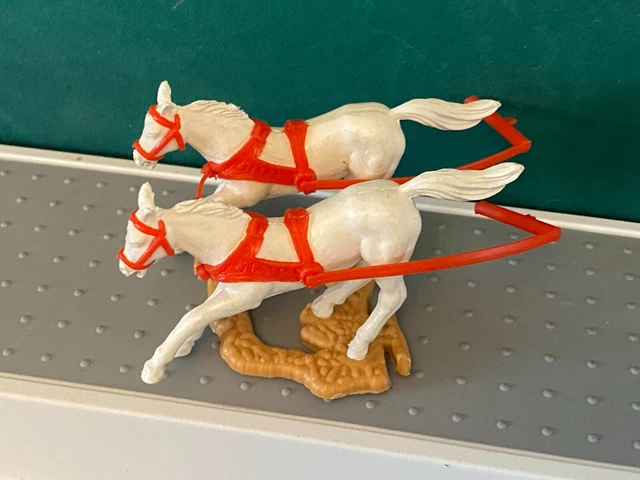 TIMPO SWOPPET CARRIAGE Horses 2x White with Red Reins & Bridles £5.00 ...